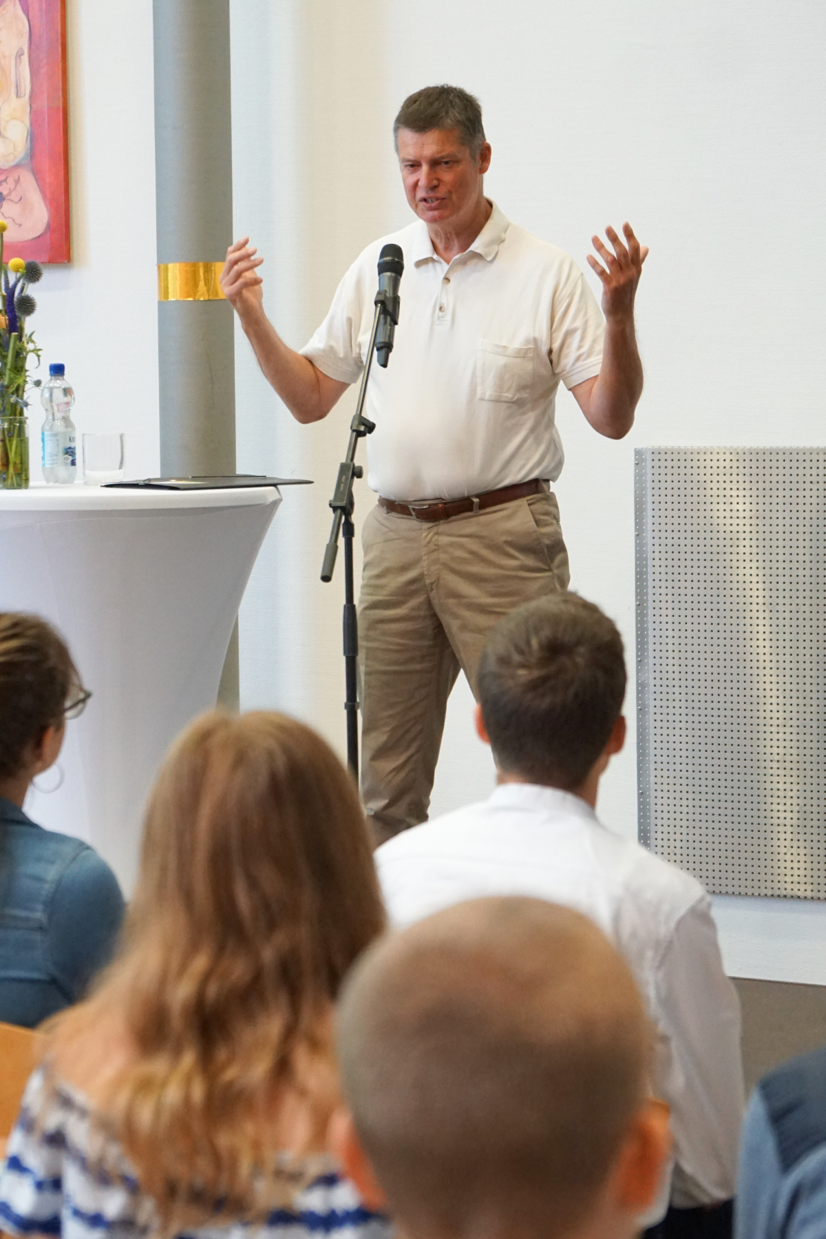 Axel Müller stellt sich den Fragen der EBS-Schüler – Eugen Bolz Schule